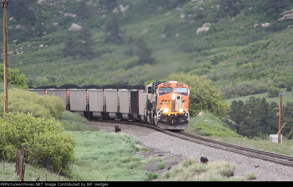 BNSF 5823